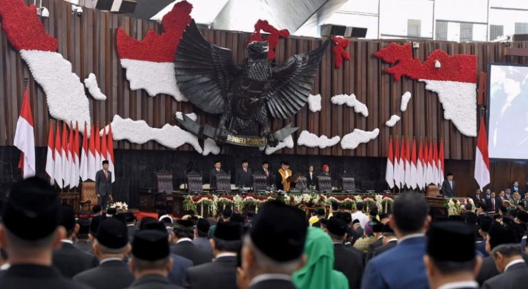 Pengertian MPR : Tugas, Fungsi, Hak, Wewenang Dan Anggota - Kang Fappin